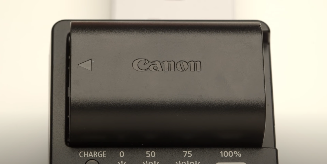 How Long Does a Canon Battery Last? Guide for Beginners - FotoProfy