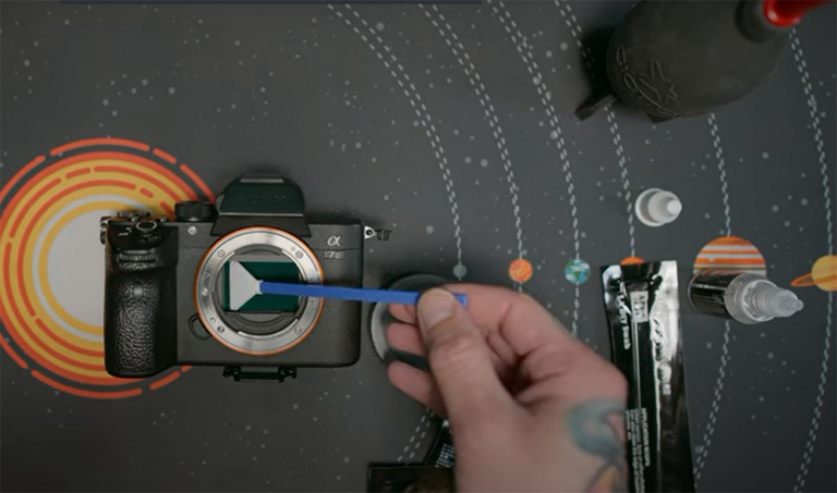How to Clean a Mirrorless Camera Sensor? - FotoProfy