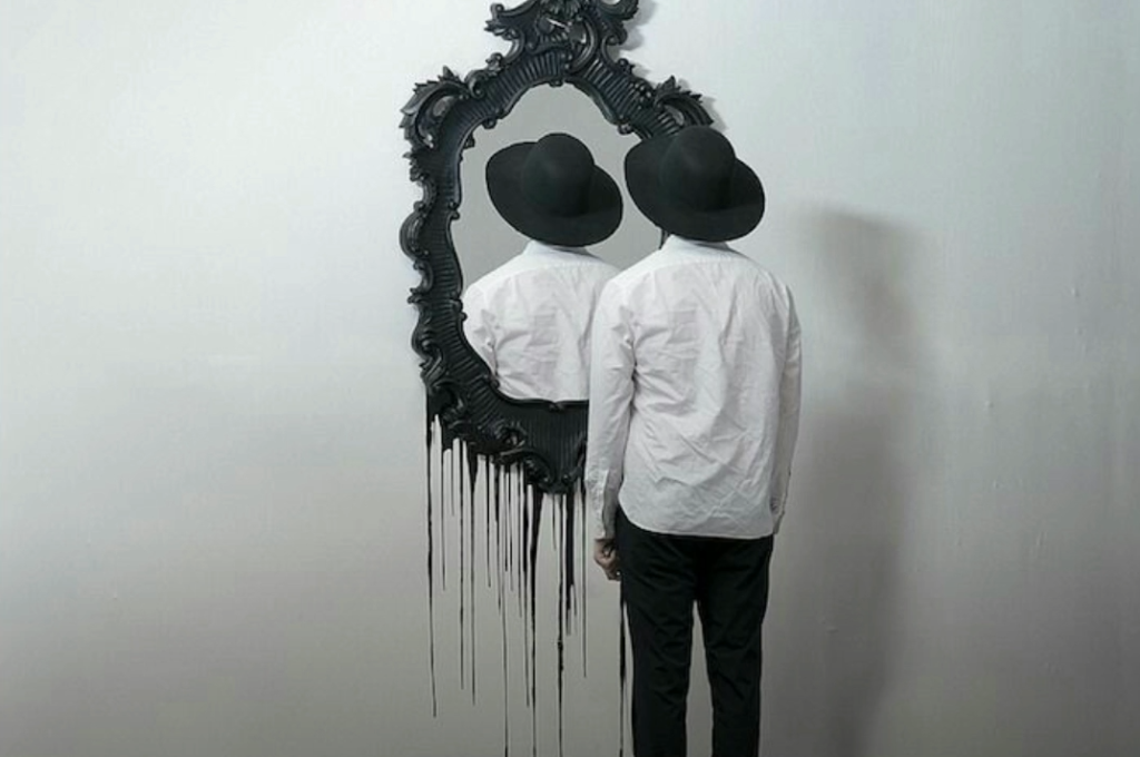 Mirror Photoshoot Ideas - FotoProfy