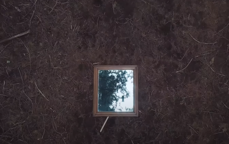 Mirror Photoshoot Ideas - FotoProfy