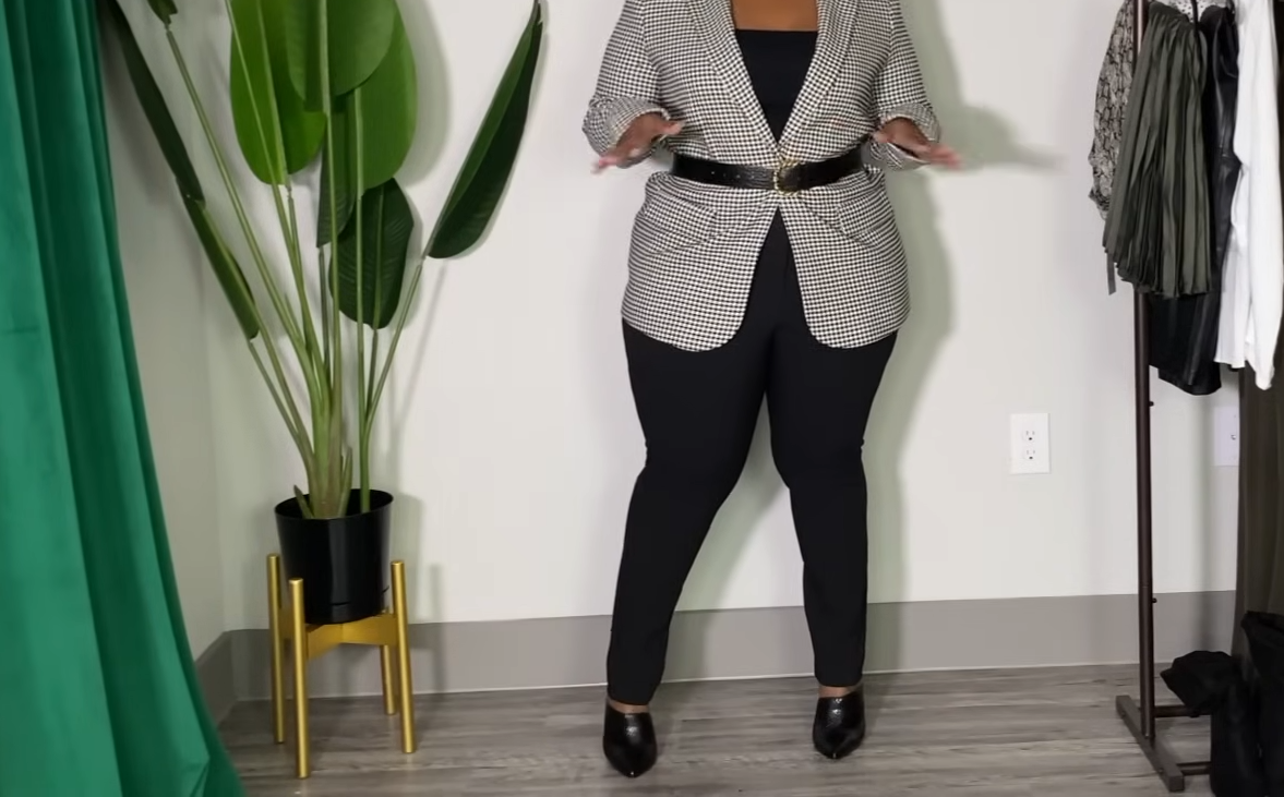 Plus Size Photoshoot Ideas - FotoProfy