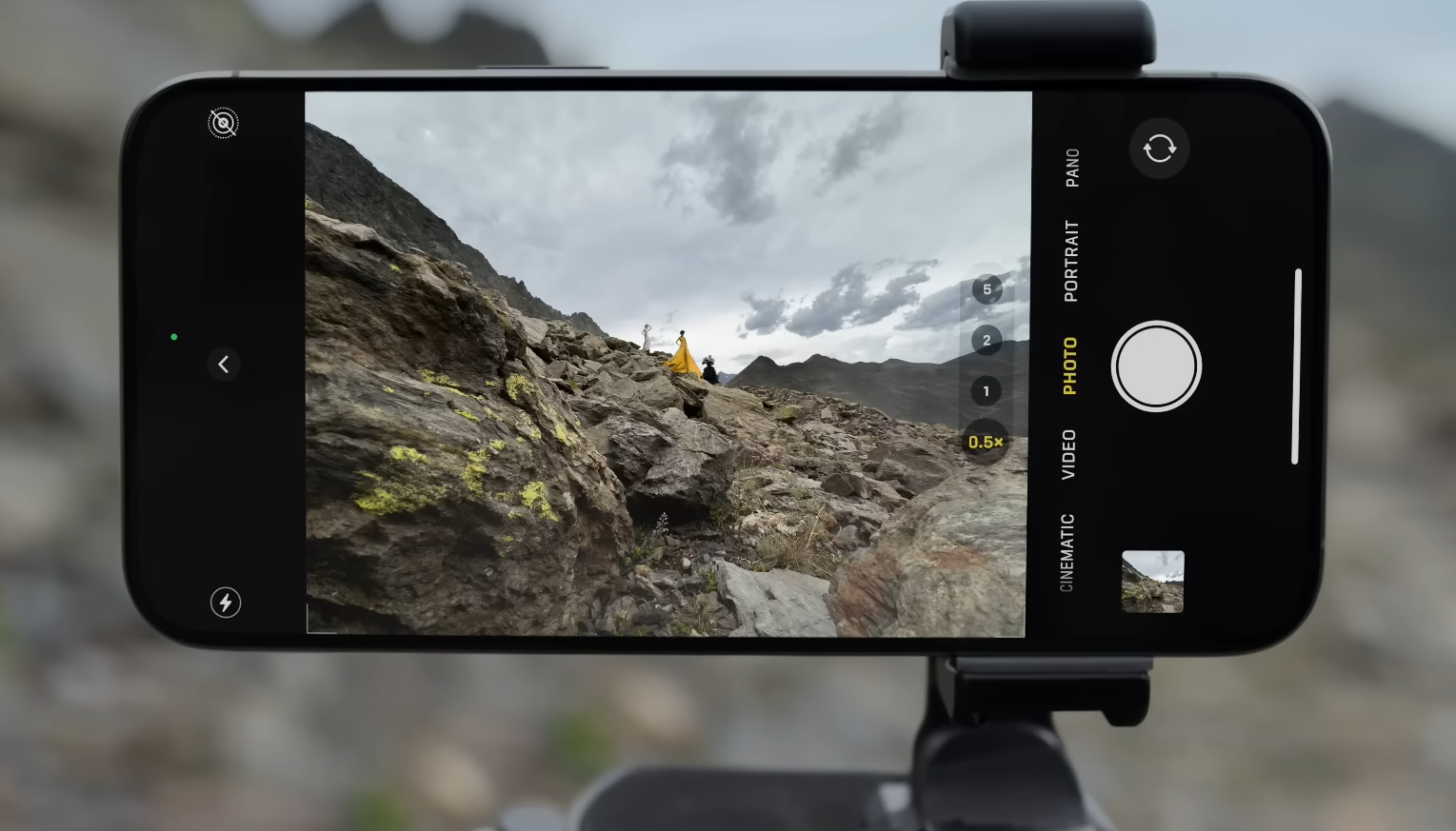 How to Zoom Out on a Picture Already Taken on iPhone? - FotoProfy