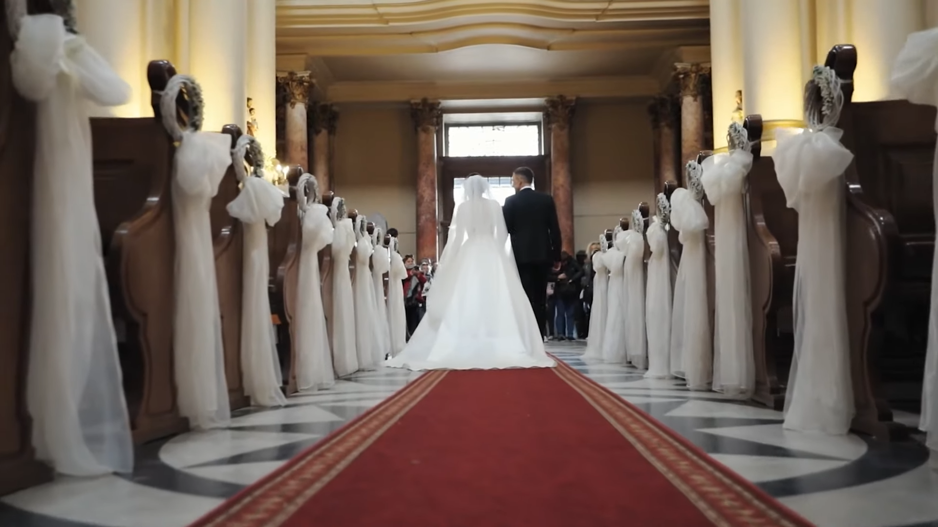 What Is a Retainer Fee for Photographer? - FotoProfy